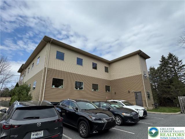 5250 Freemansburg Avenue 201