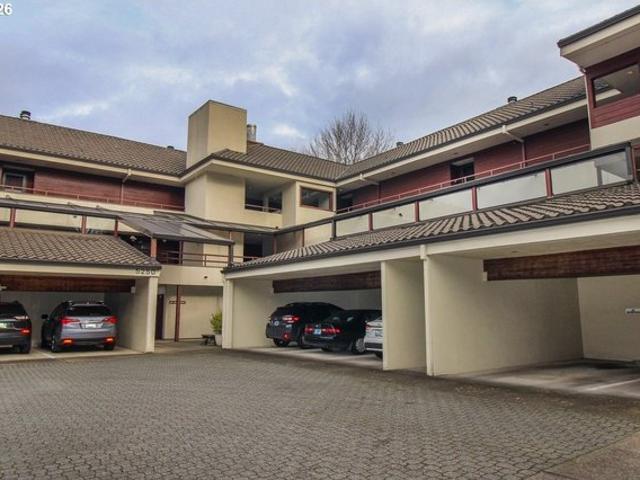 5250 S Landing Dr Unit 304B1, Portland, OR 97239