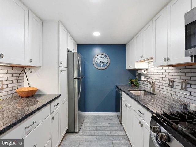 5250 Valley Forge Dr Apt 109, Alexandria, VA 22304