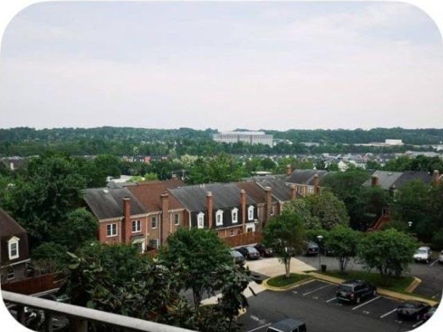 5250 Valley Forge Dr Apt 509, Alexandria, VA 22304