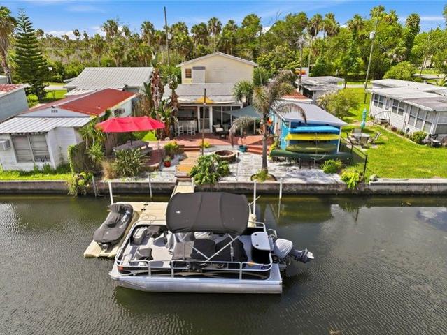 5251 Alpaca Dr, Weeki Wachee, FL 34607
