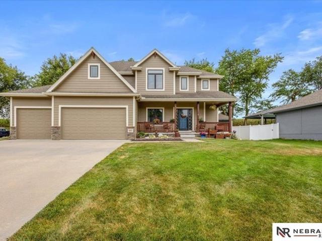 5251 Waterford Avenue Cir, Papillion, NE 68133