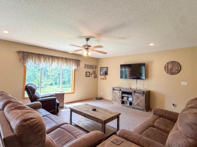 5252 Elmwood Court NE