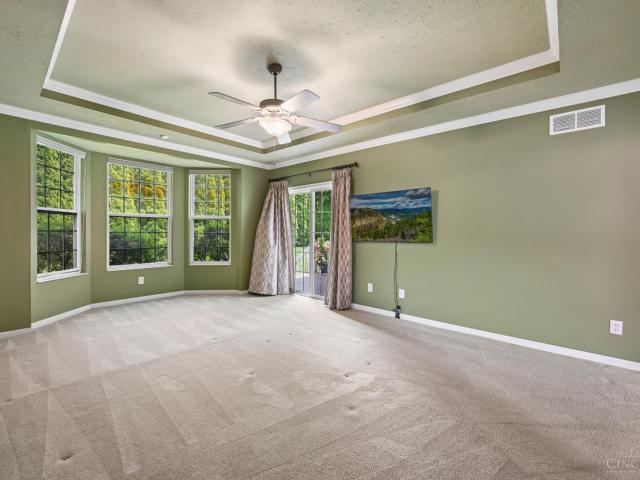 5252 Venetian