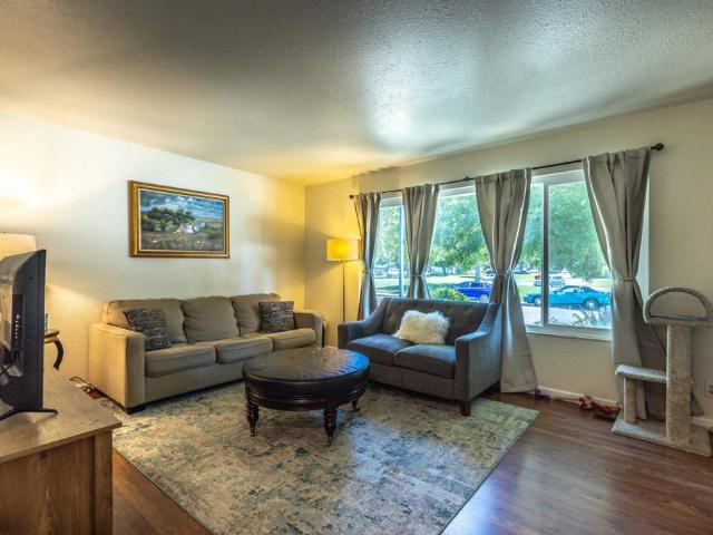 5252 & 5250 Norma Way