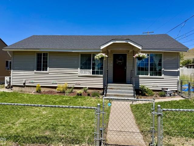 5253 Peggy Ave, Klamath Falls, OR 97601