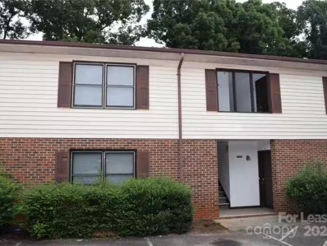 525 12th Street SW, 14, Hickory, NC 28602