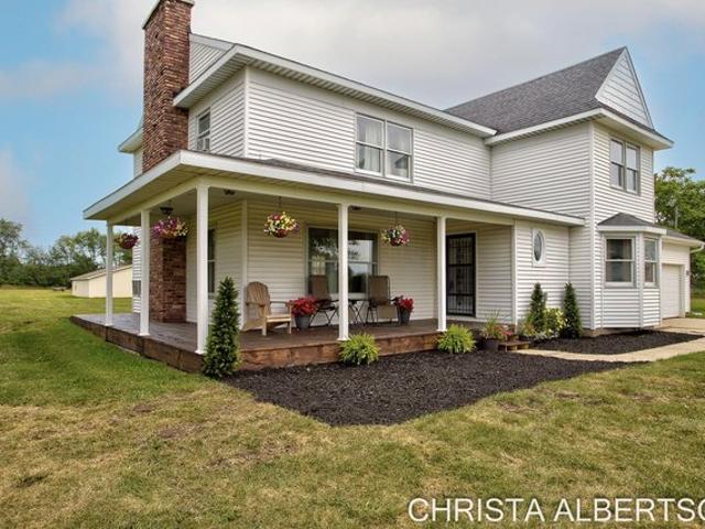 525 137th Ave, Wayland, MI 49348