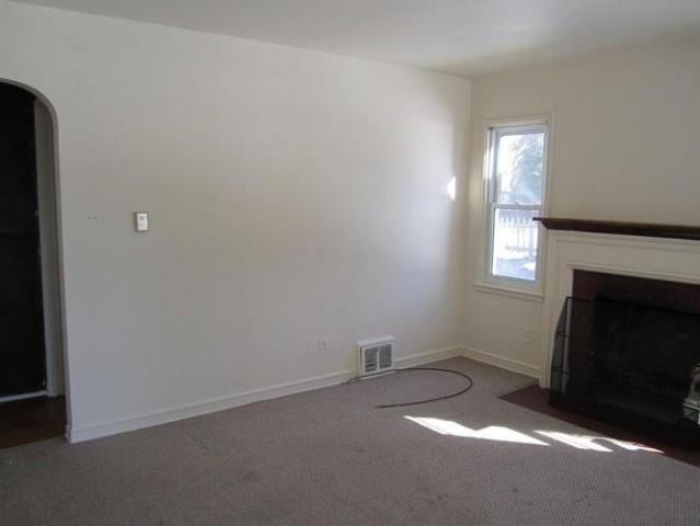 $525 / 2br Take a look and MOVE IN TODAY! Ballenger Rd