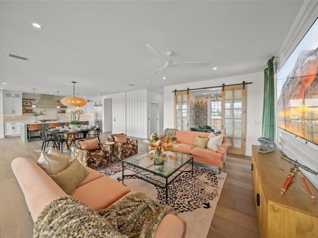 525 68th St, Holmes Beach, FL 34217 | MLS #A4671