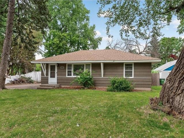 525 79th Ave NE, Spring Lake Park, MN 55432