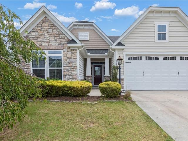 525 Caroline CIR