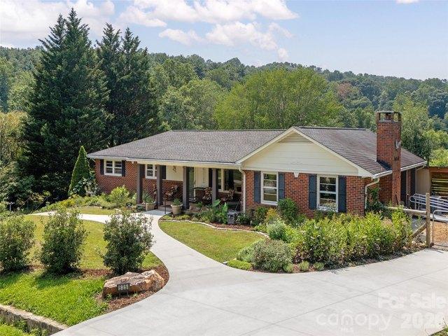 525 Carson Dr, Hendersonville, NC 28791