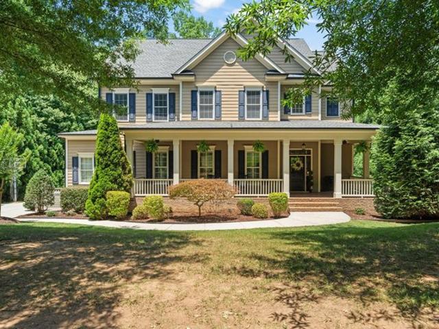 525 Chrismill Ln, Holly Springs, NC 27540