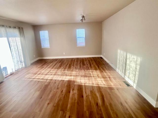 525 Clayton Ave