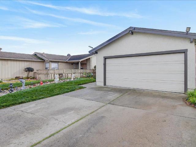 525 Cloudview Dr, Watsonville, CA 95076 | MLS #ML82035 | Compass