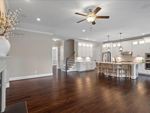 525 Ancient Oaks Drive