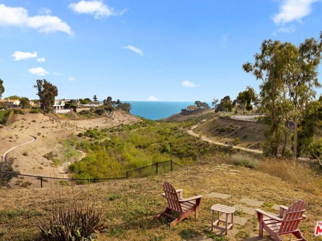 525 Alma Real Drive