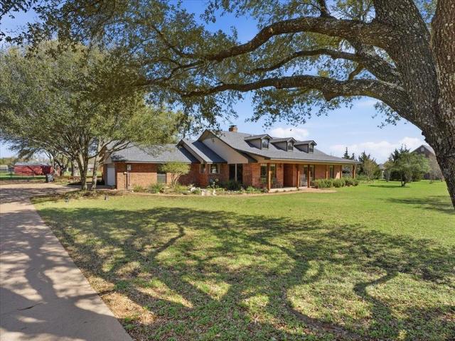 525 Becky Ln, Waxahachie, TX 75165 | MLS #21208 | Compass