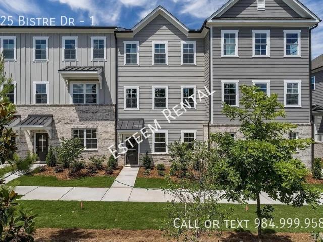 525 Bistre Dr, 4 beds, 3 full and 1 half baths