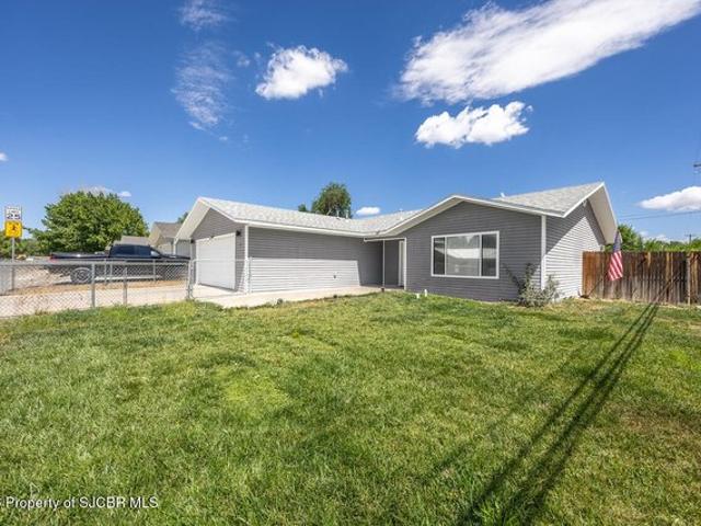 525 Ginger St, Bloomfield, NM 87413