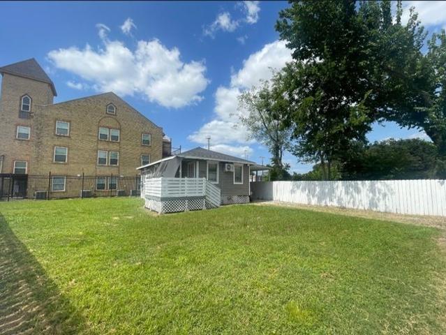 525 E 35th St, Houston, TX 77022