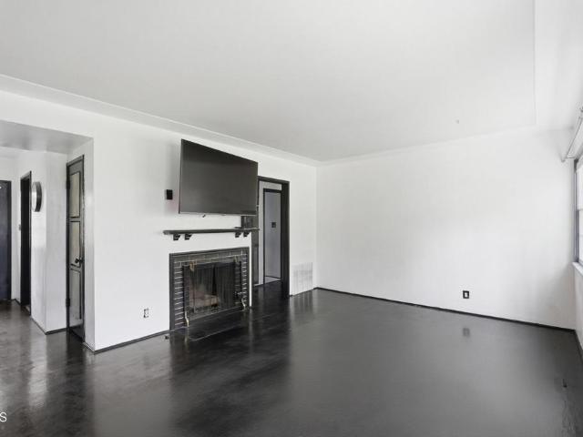 525 E Maple St, Unit 2, Glendale, CA 91205 | MLS #P1 26950