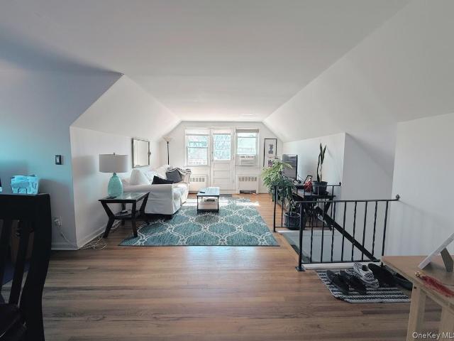 525 E Olive St, Unit UPPR, Long Beach, NY 11561 | MLS #984257 | Compass