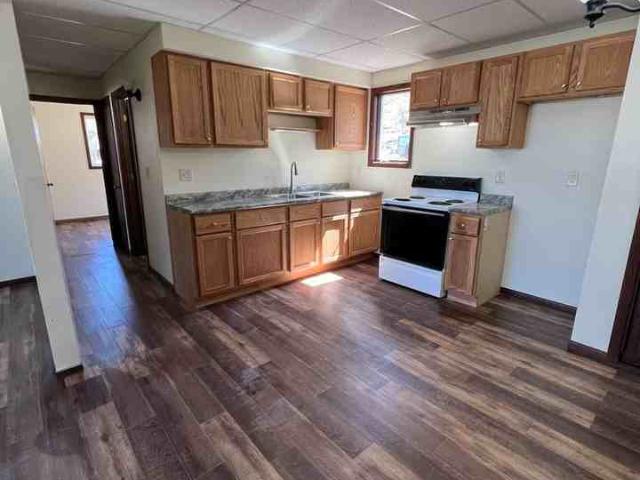 525 E Park 2 Bedroom Apartment for Rent at 525 E Park Ave, Chippewa Falls, WI 54729