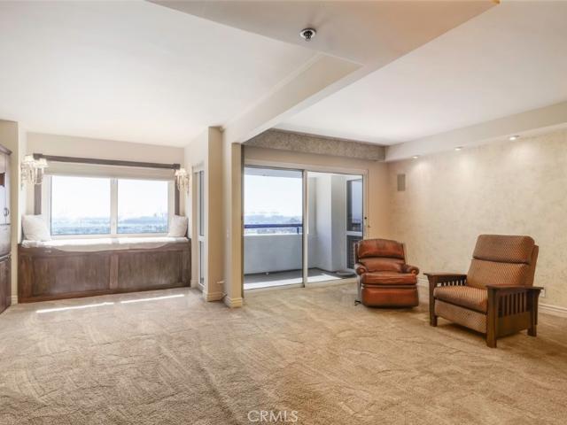 525 E Seaside Way 807