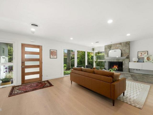 525 Eaton Drive, Pasadena, US, CA