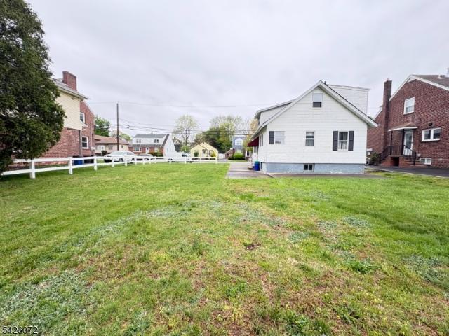 525 Forest Ave
