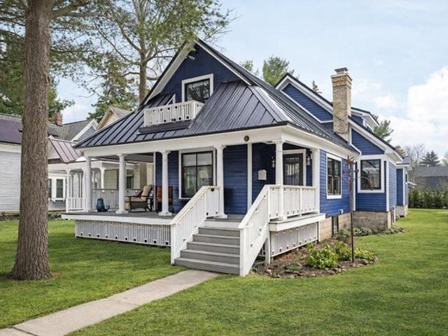 525 Fifth St, Traverse City, MI 49684