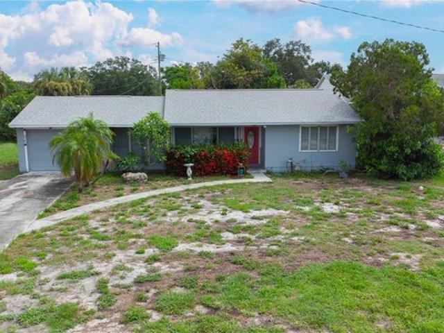 525 Hampton Ave NE, Saint Petersburg, FL 33703