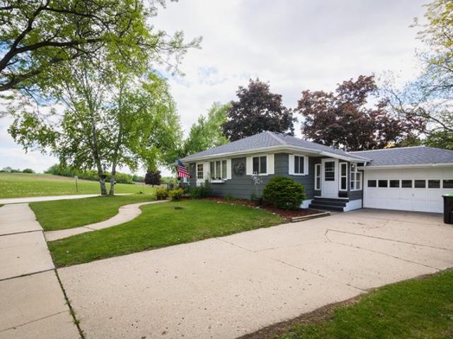525 Janssen Ave, Mayville, WI 53050