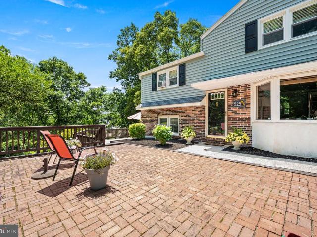 525 Oriole Drive