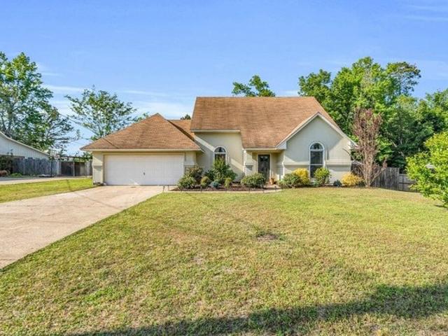 525 Lakeover Dr W, Columbus, MS 39702