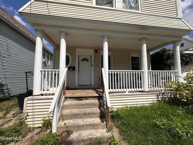 525 Lang Street