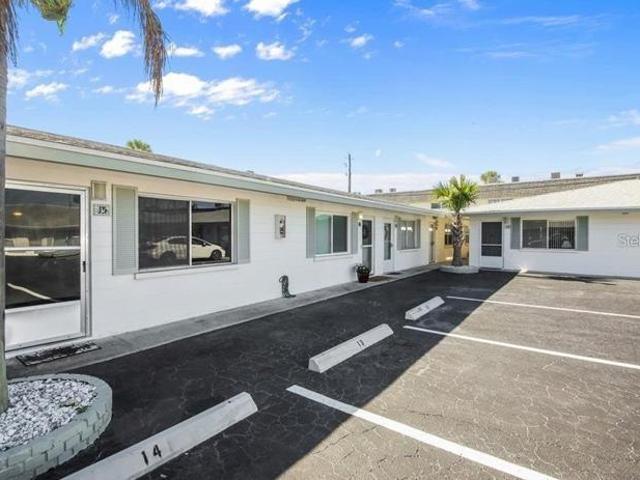 525 Manatee Ct #12 Venice, FL 34285