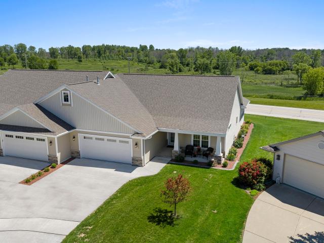 525 Mapleleaf Ct