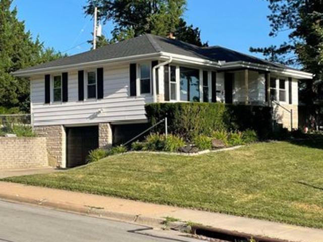 525 N 74th Ave, Omaha, NE 68114