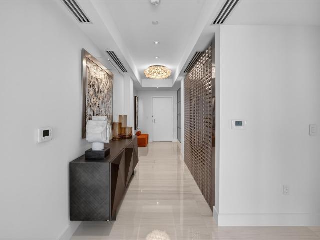 525 N Fort Lauderdale Beach Boulevard, Fort Lauderdale, FL