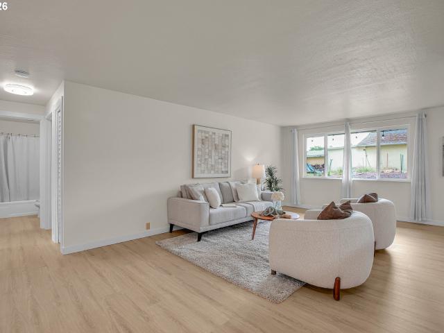 525 NW 82ND ST