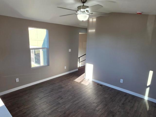 525 S 89TH Way