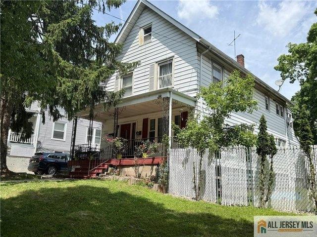525 S 3rd Ave, Highland Park, NJ 08904