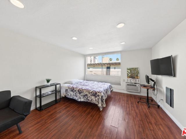 525 S Ardmore Avenue 351