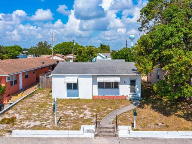 525 S C St, Lake Worth Beach, FL 33460