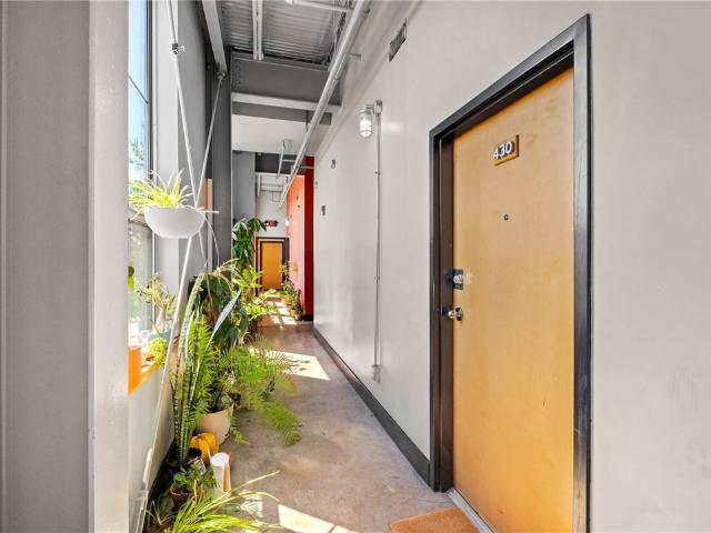 525 S School 430