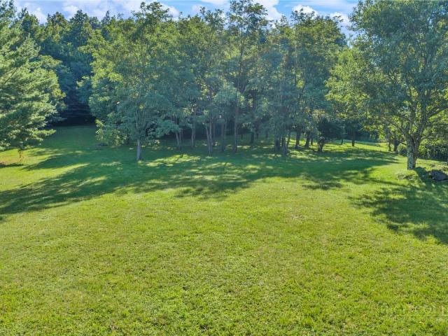 525 Schoolhouse Ridge