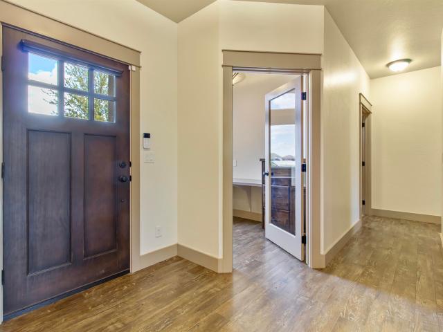 525 Shadetree Trail